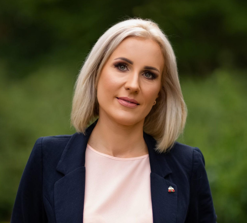 Laura - Forest Therapy Centres